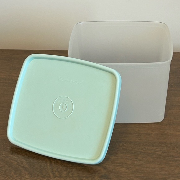 Tupperware | Kitchen | Tupperware Freezer Square Round Container 32 ...